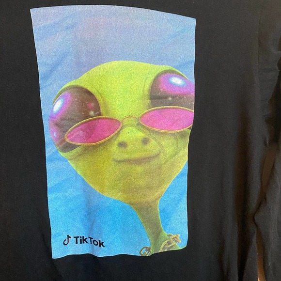 Tilly's | Tops | Tillys Tik Tok Alien Undershot Graphic Long Tee | Poshmark